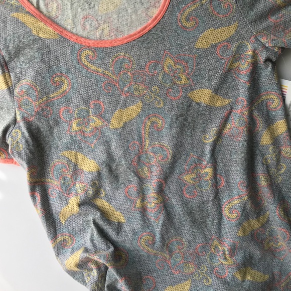 LuLaRoe | Tops | Lularoe Classic Tee S | Poshmark